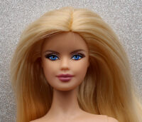 Barbie Zoé (Dolls of the World) - Cheveux : Blonds - Barbie Second Life
